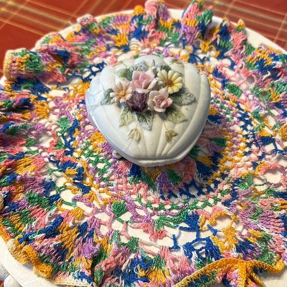 Lefton | Accents | Vintage Lefton Clam Shell Trinket Box Raised Multi ...